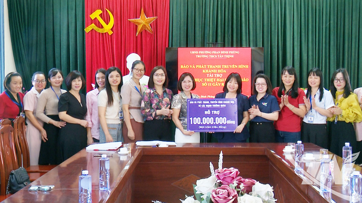 Đoàn công tác của Báo và Phát thanh, Truyền hình Khánh Hòa thăm, tặng quà tại Thái Nguyên - Báo ...