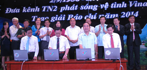 Đưa kênh TN2 phát sóng vệ tinh Vinasat 2 - Báo Thái Nguyên điện tử