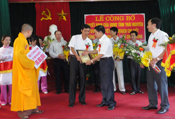 Quyên góp gần 4 tỷ đồng trùng tu di tích Chùa Hang - Báo Thái Nguyên ...