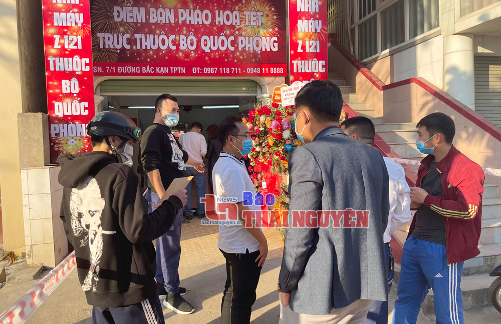 Pháo hoa Z121 “cháy hàng”, loạn giá - Báo Thái Nguyên điện tử